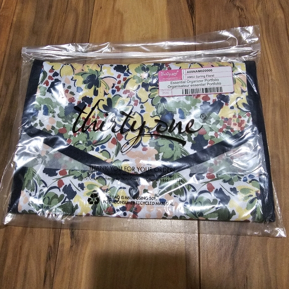 thirty-one | Bags | Thirtyone Essential Organizer Portfolio Spring ...